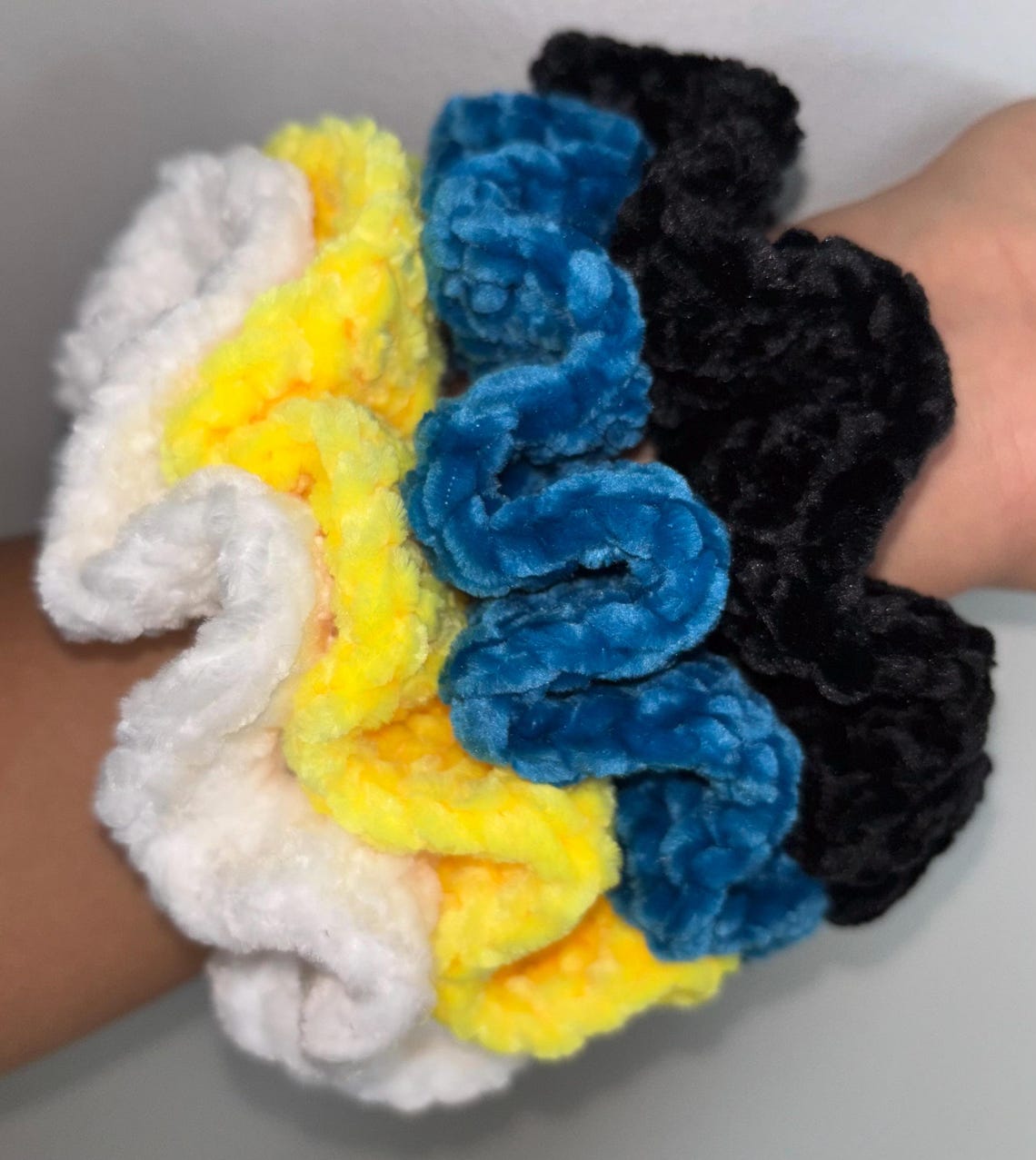 Crochet Ruffle Scrunchie PDF Pattern: Beginner-friendly Tutorial ...