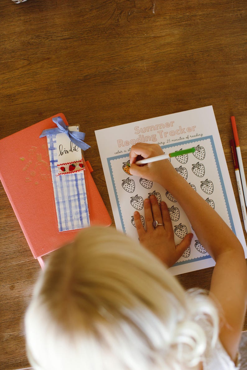Summer Strawberry Reading Tracker - Etsy