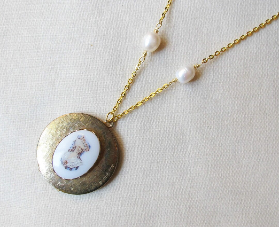 Jane Eyre Locket Necklace: Vintage Cameo, Freshwater Pearls, Bookworm Gift - Etsy