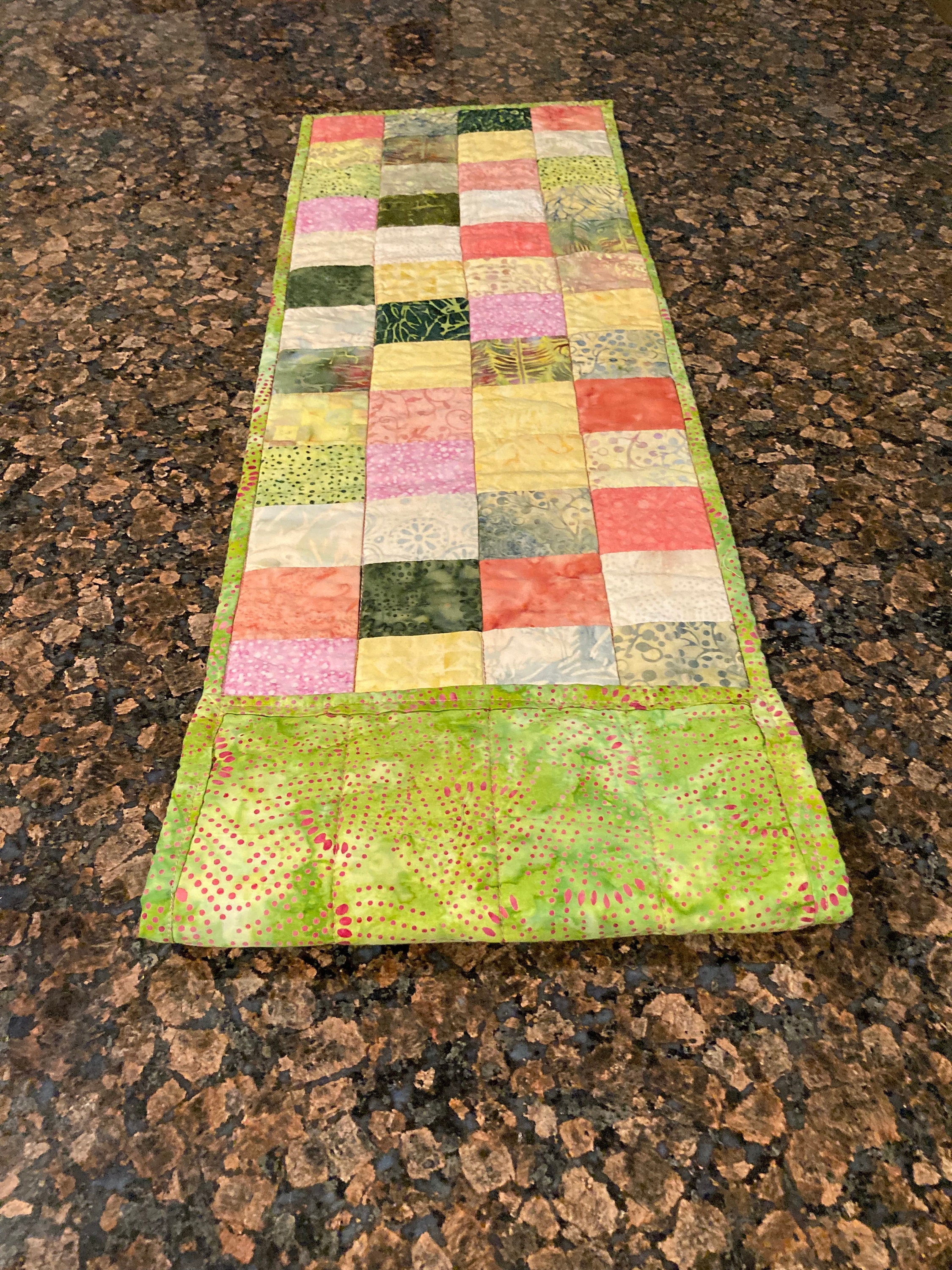 Quilted Table Runner Smooch Island Batiks - Etsy