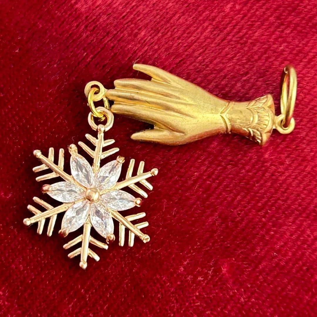 Snowflake Charm Necklace Pendant Holiday Jewelry for Women Snowflake ...