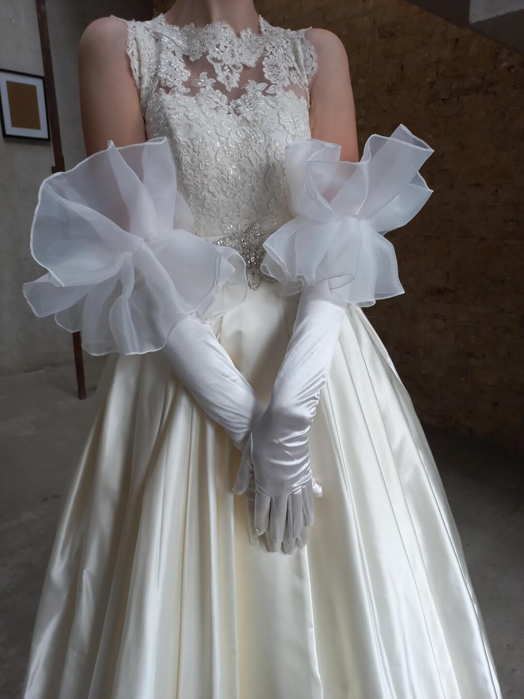 Long Satin Bridal Gloves Ruffle Elegant Long Bridal Gloves Ruffle Chic ...
