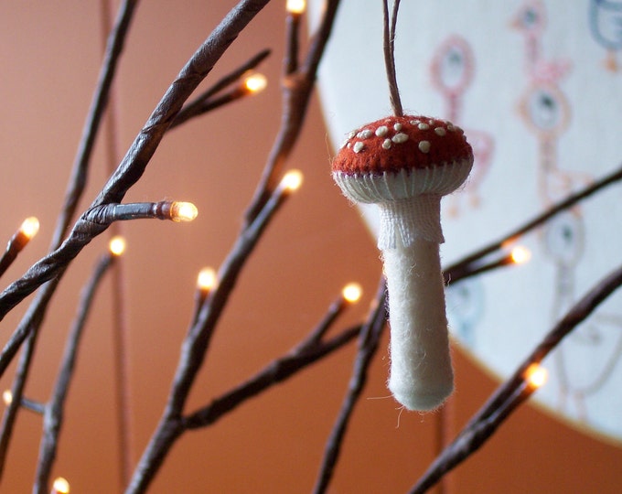 Wee Little Toadstool 3 to a Set - Etsy