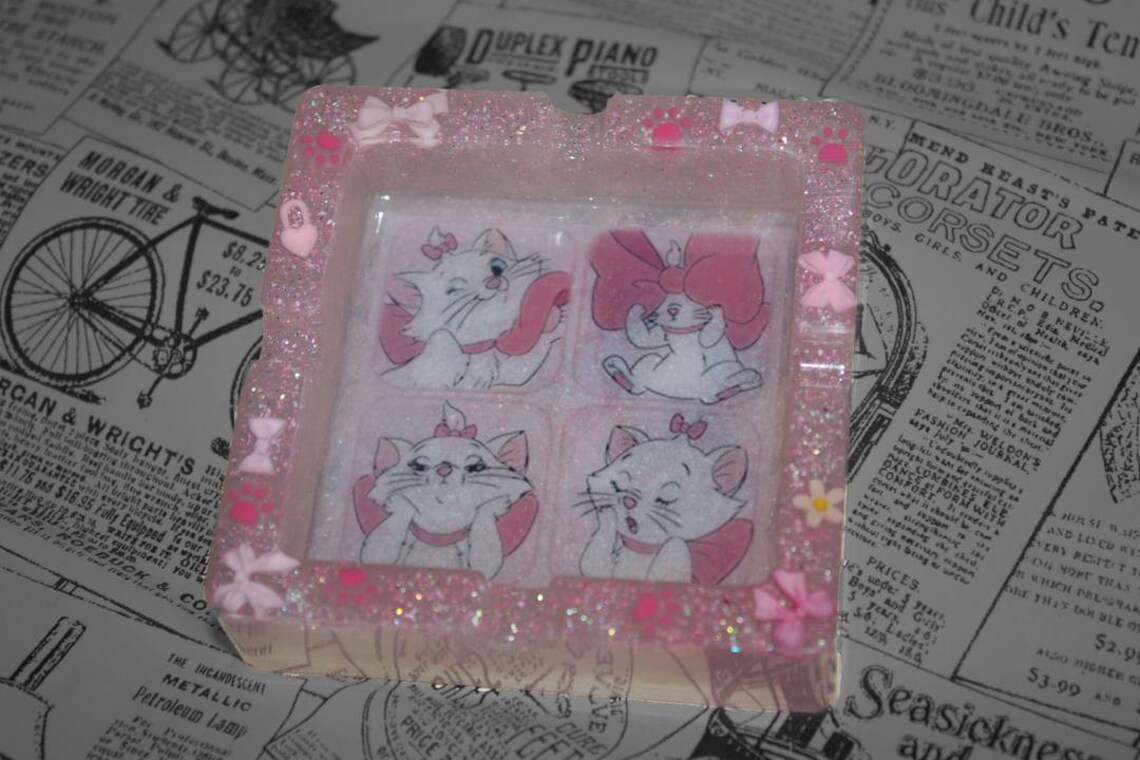 Epoxy Resin Marie Ashtray - Etsy