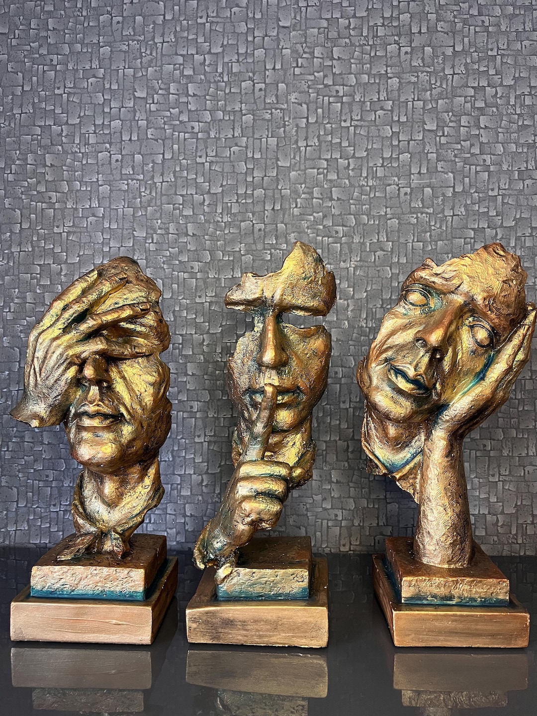 Handmade Three Modern Human Faces Statue, Gold Thinking Human Sculpture ...