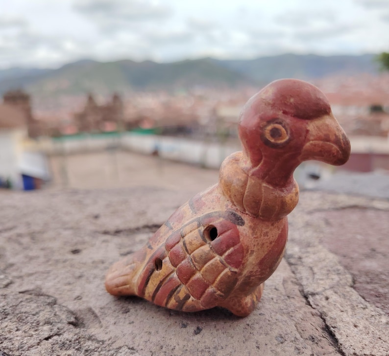 Ocarina de Cóndor Andino: Instrumento Musical en Cerámica Inspirada en ...
