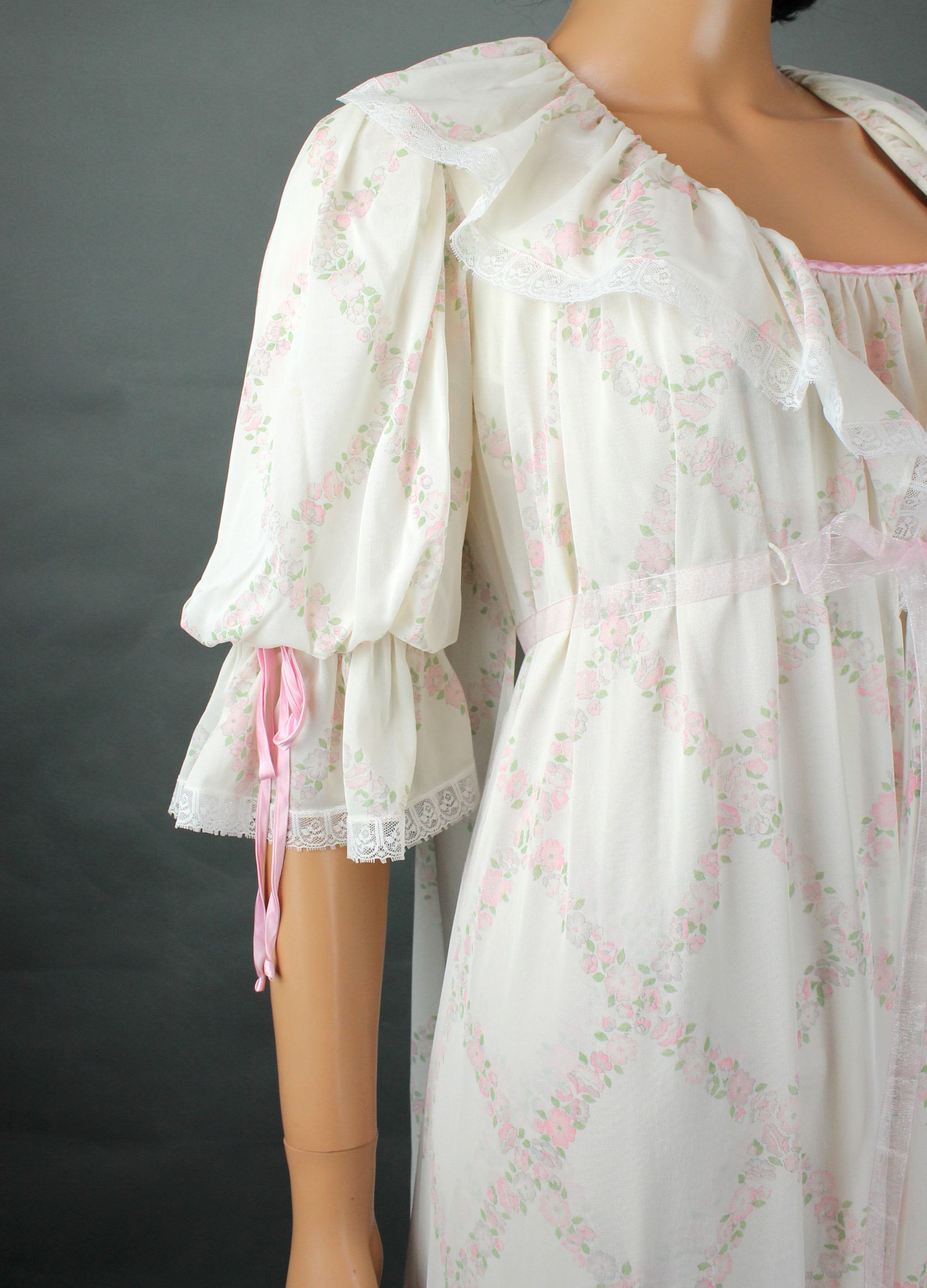 Lucie Ann Claire Sanders Peignoir Set Vintage White Pink Floral ...