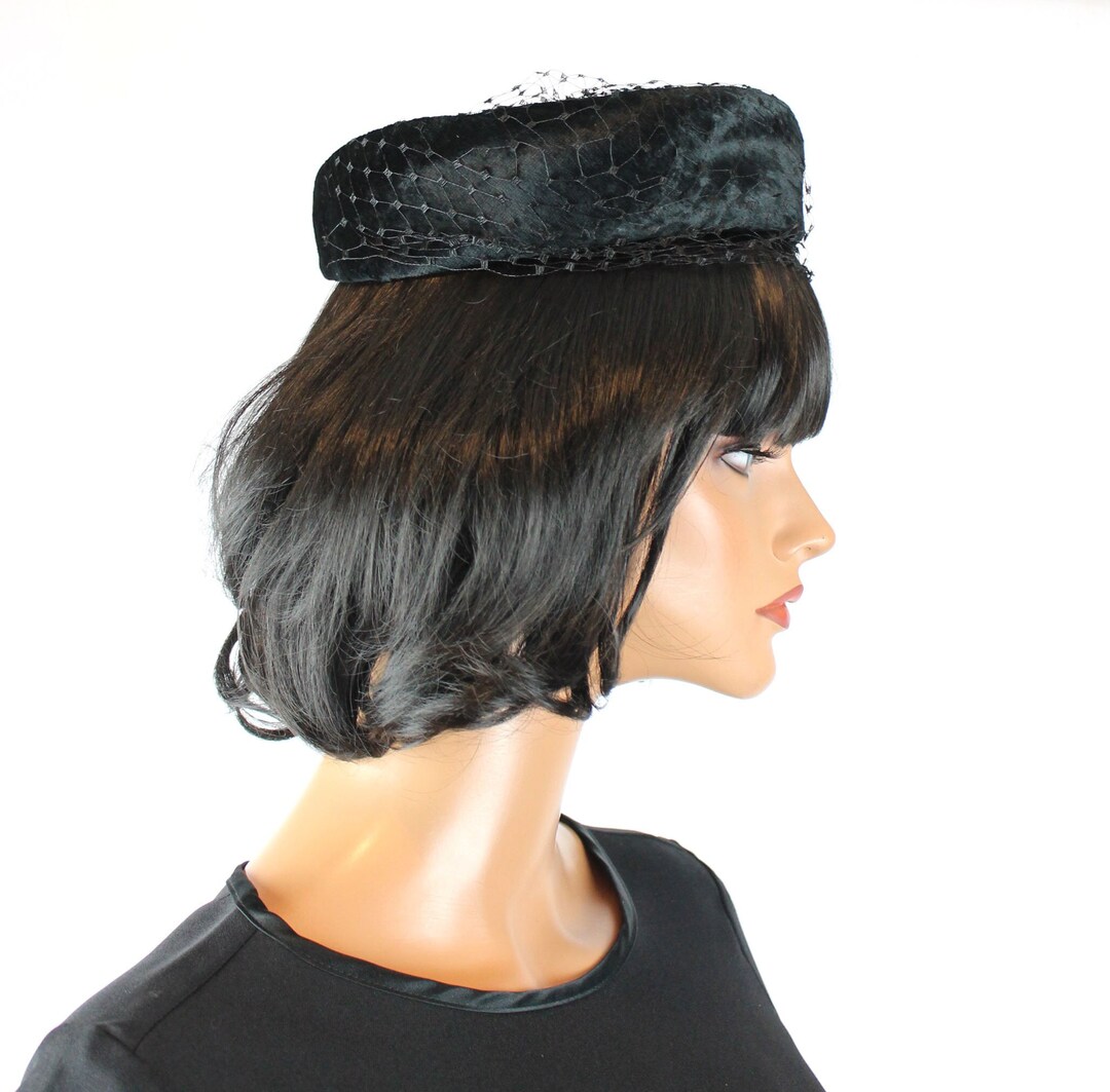 50s Pillbox Hat Vintage Black Velvet Tulle Netting Ribbon Accents Round ...