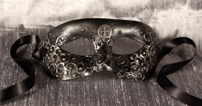 Labrinto (labyrinth) Mask, Black and Silver Eyemask With 3D Swirls ...