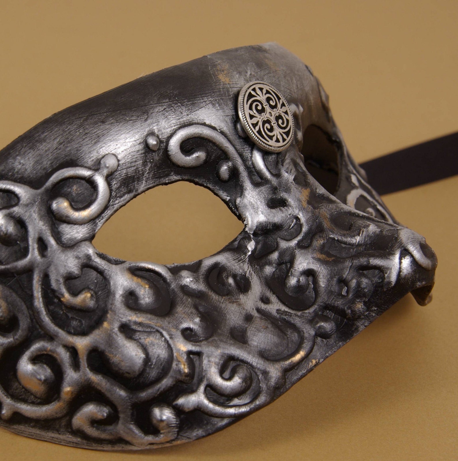Labrinto (labyrinth) Mask, Black and Silver Eyemask With 3D Swirls ...