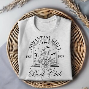 Romantasy Girly Svg, Book Club Svg, Fantasy Reader Svg, Dark Academia ...