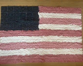 American Flag Rag Quilt. This Gorgeous Quilt is Made From Soft Cottons ...