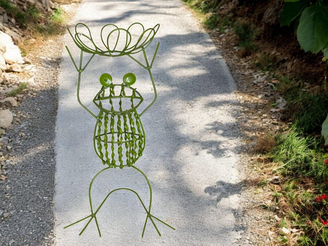 Twisted Metal Green Frog Plant Stand - Etsy