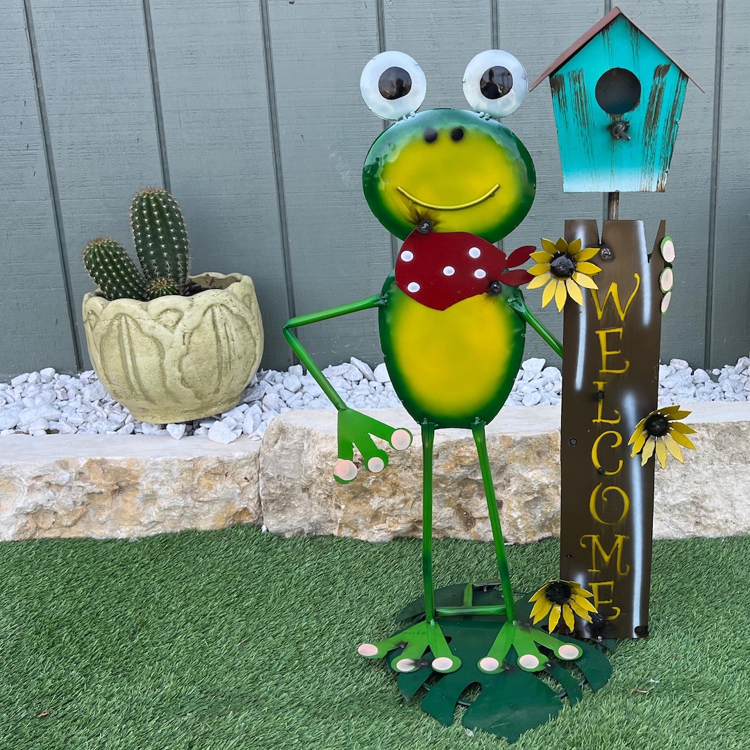 Handmade Metal Frog Welcome Sign With Birdhouse | Yard Art Garden Decor ...