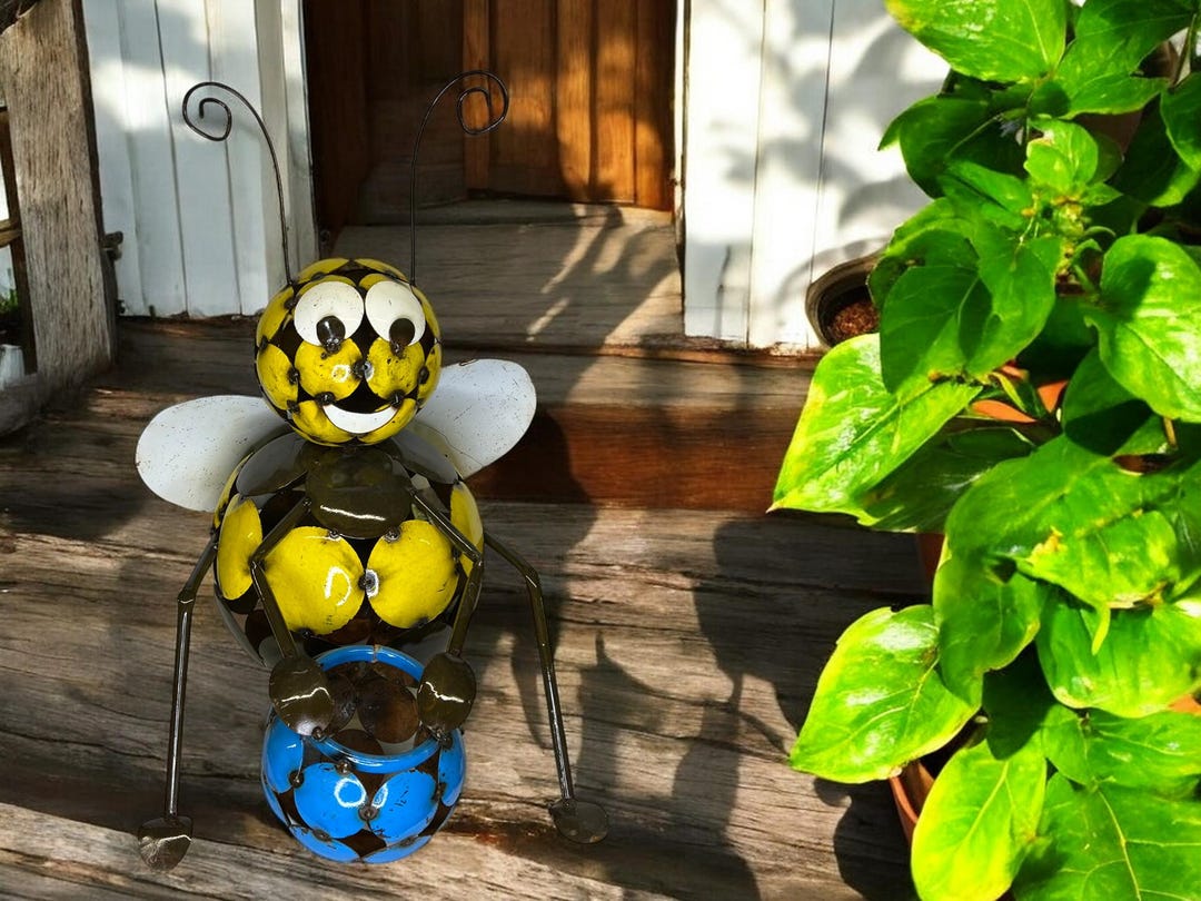 Handmade Metal Bee Planter: Rustic Garden Decor, Patio Accent - Etsy