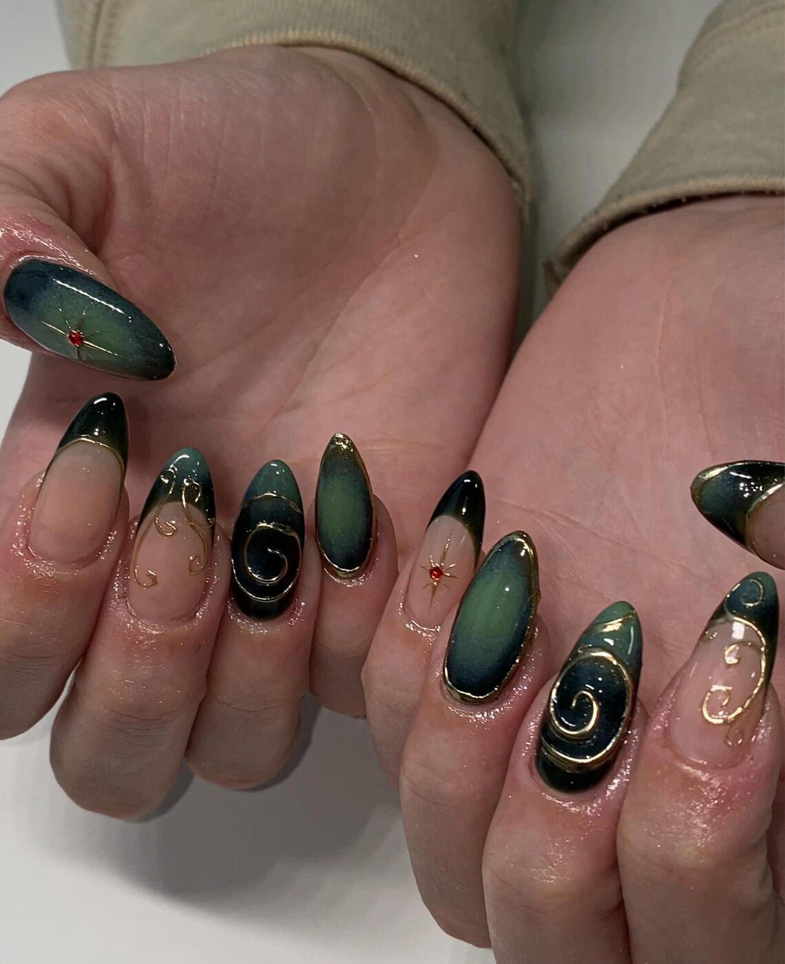 Luxury Green Ombre Press-on Nails | Elegant Hand-painted Green Gradient ...