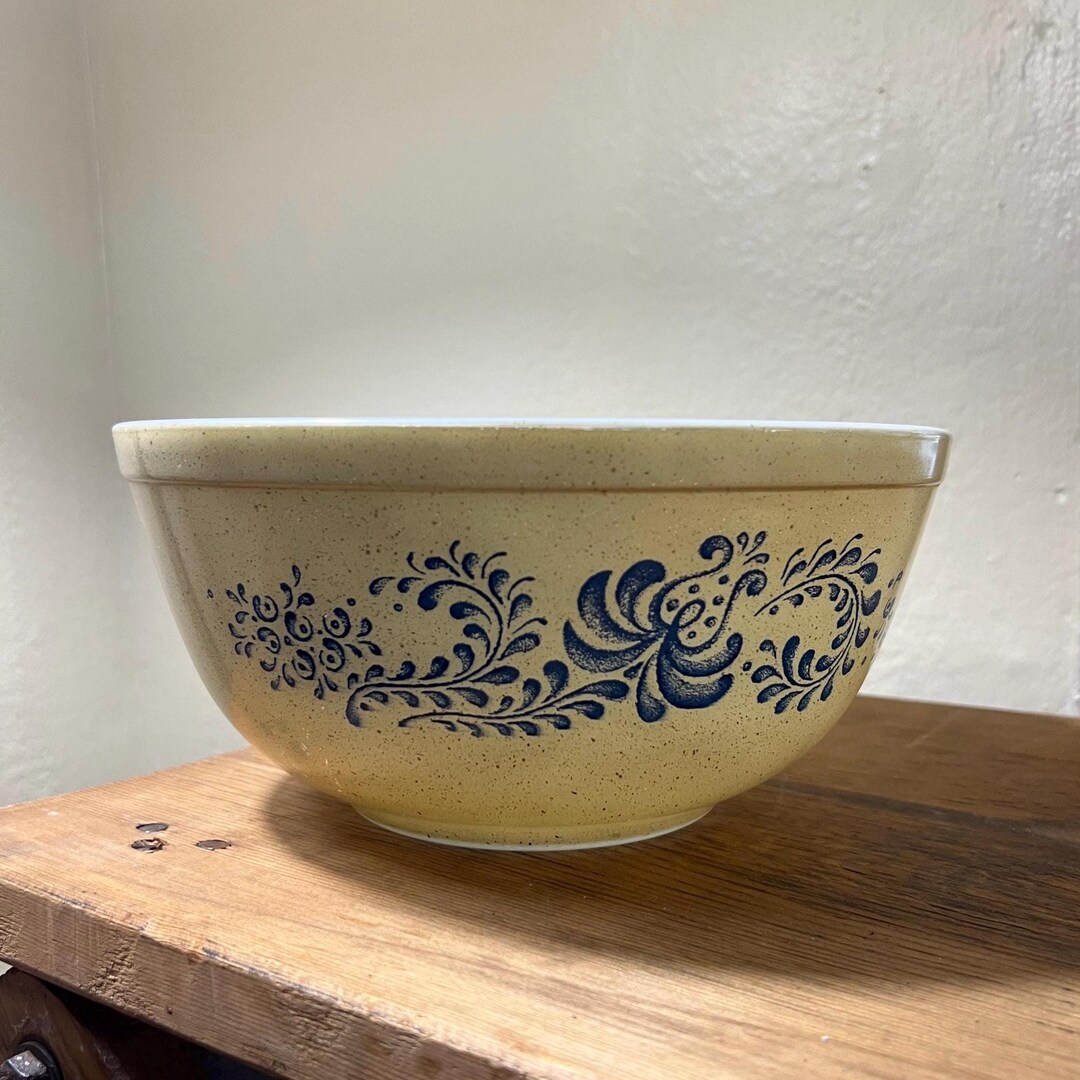 Vintage Homestead Pyrex Bowl, Made in USA - Etsy