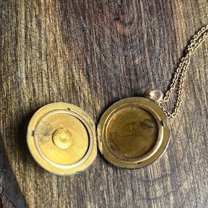 Vintage Circle Locket W&H Co 1/4 Gold Shell V200 - Etsy