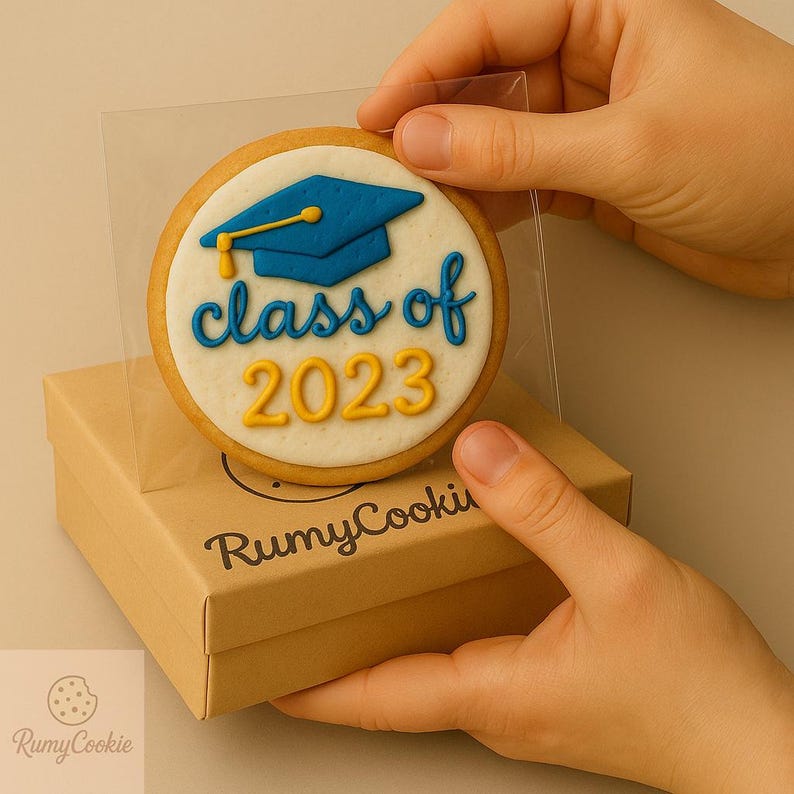 Graduation Cookies Gift Box, Custom Graduation Party Favors, Class of ...