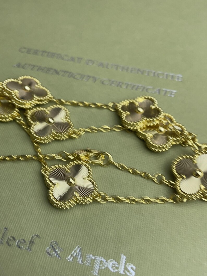 Van Cleef & Arpels 18k Gold Charming Rope Chain Alhambra Fashion ...