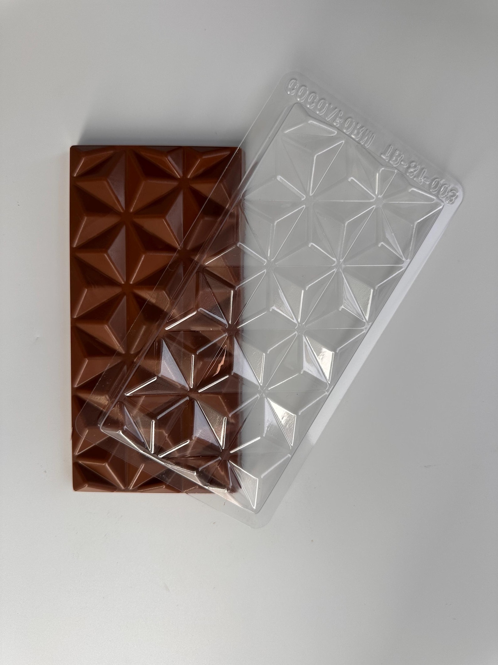 Geometric Chocolate Bar Mould | Sleek & Modern Dubai Chocolate Designs ...