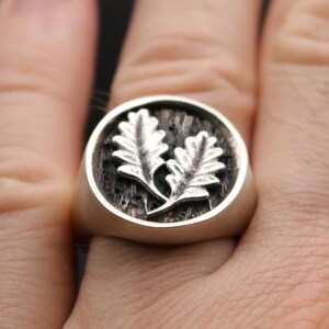 Oak Leaves Mens Silver Signet Ring Round Shape, Nature Inspired Forest ...