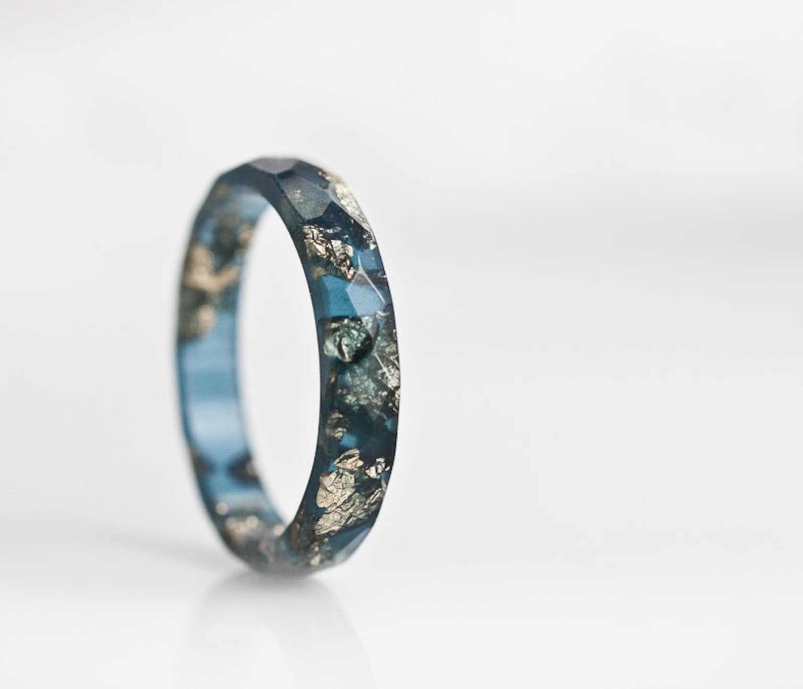 Deep Blue Resin Stacking Ring Gold Flakes Faceted Ring OOAK - Etsy 日本