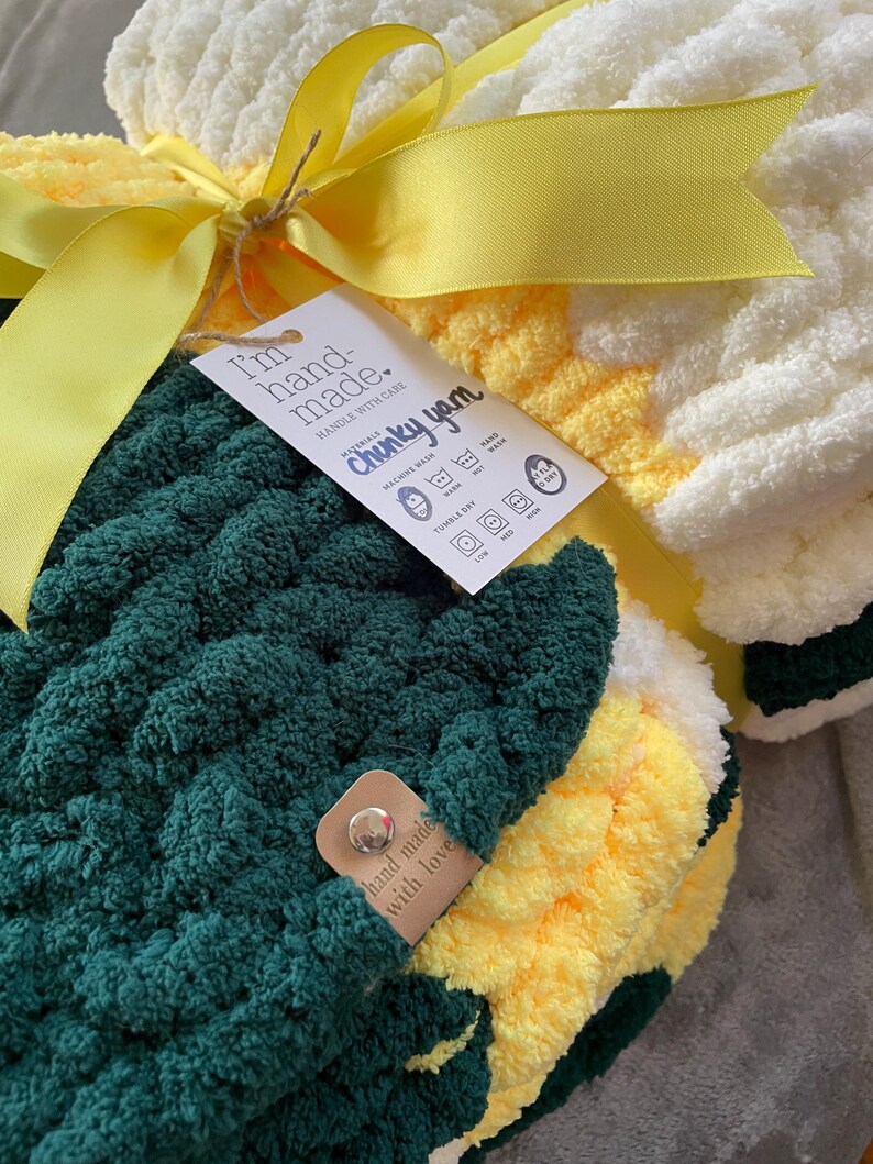 Chunky Knit Blanket, Green Bay Packers, Wisconsin, Housewarming Gift ...