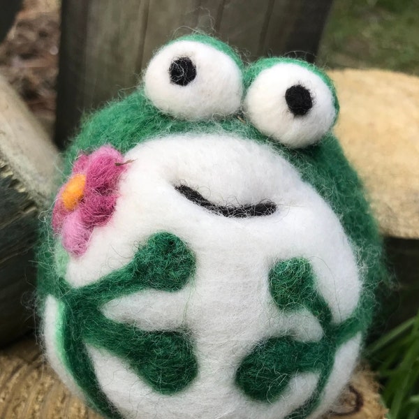 Felted Frog - Etsy