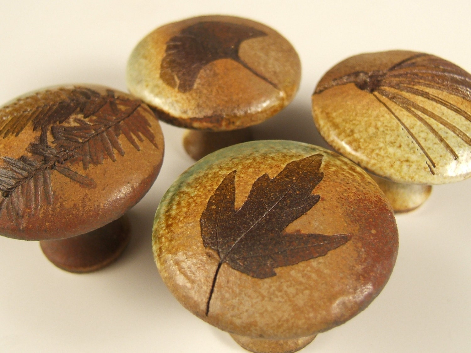 4 Leaf ceramic Cabinet Knobs or Drawer Pulls in Change of | Etsy