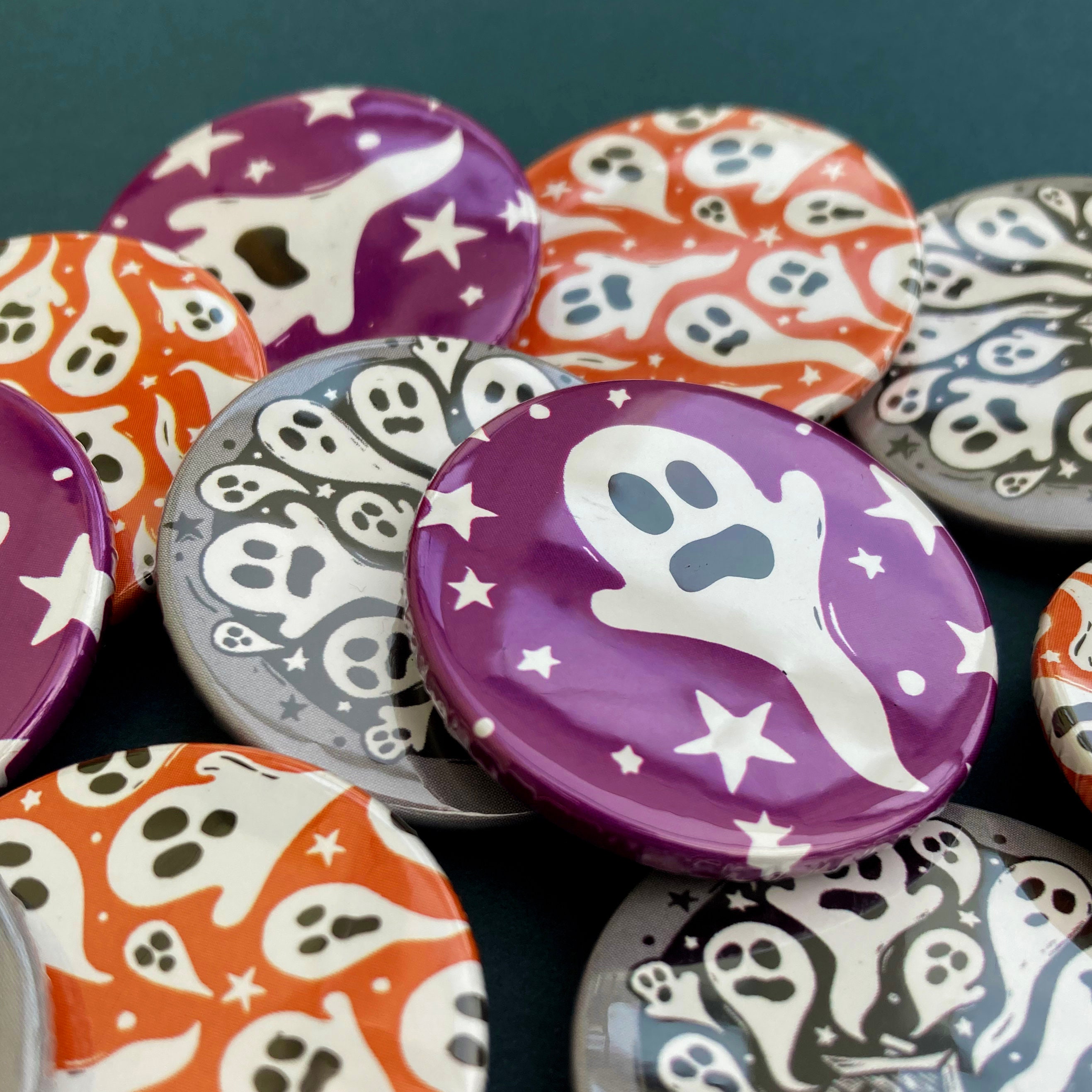 Spooky Ghosts Halloween Badges Horror Badges Lapel Pin - Etsy UK