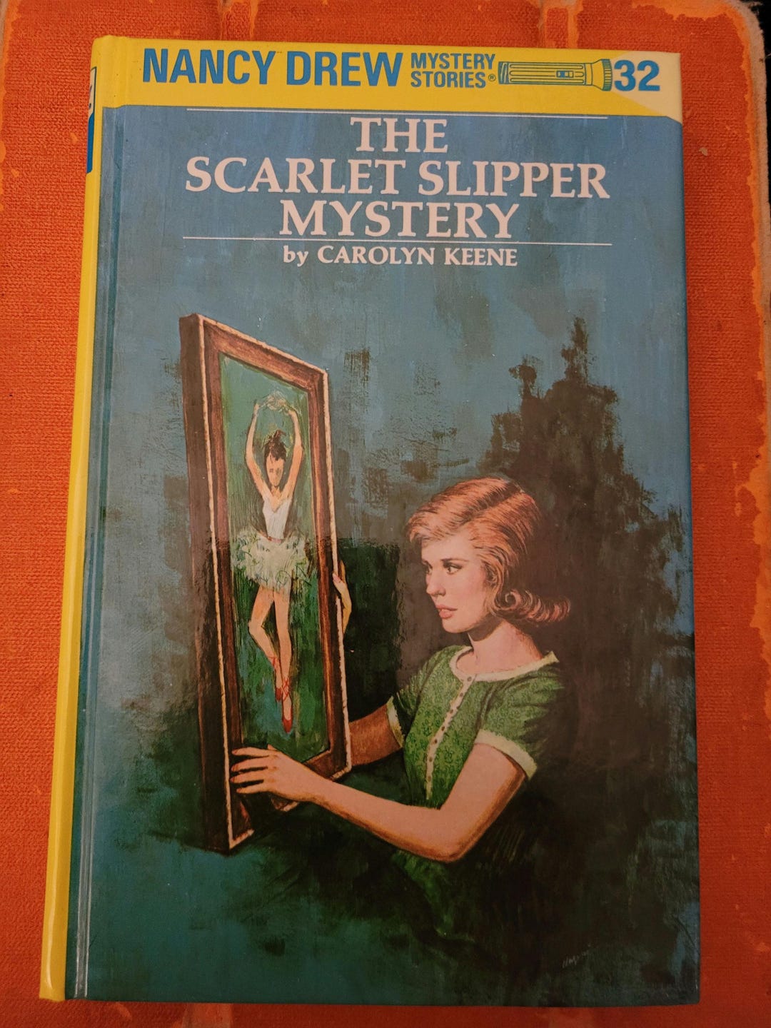 The Scarlet Slipper Mystery -- Nancy Drew # 32 -- Flashlight Edition ...