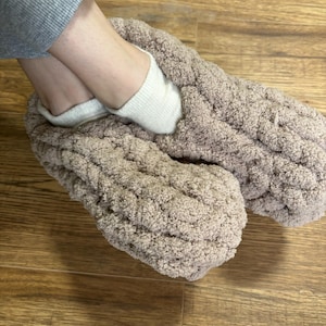 Chunky Knit Slipper Tutorial, Learn How to Finger Knit, Hand Knitting ...