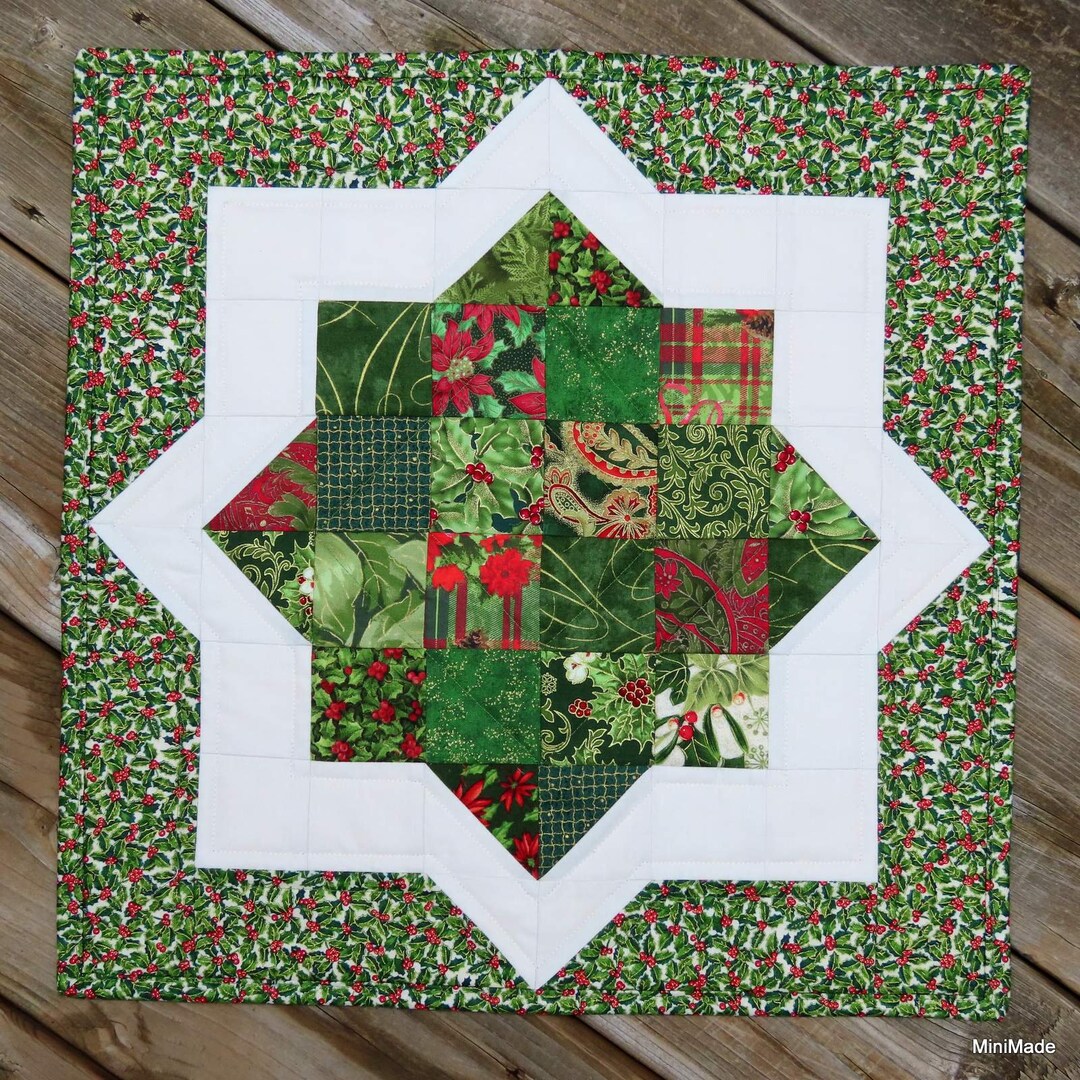 Christmas Table Topper, Quilted Pieced, 8-pointed Star Table Mat, Green ...