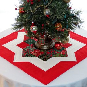 Christmas Table Topper, Quilted Pieced, 8-pointed Star Table Mat, Red ...
