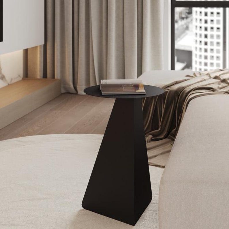 Minimalist Metal Side Table With Round Top | Modern Coffee Table, Steel ...