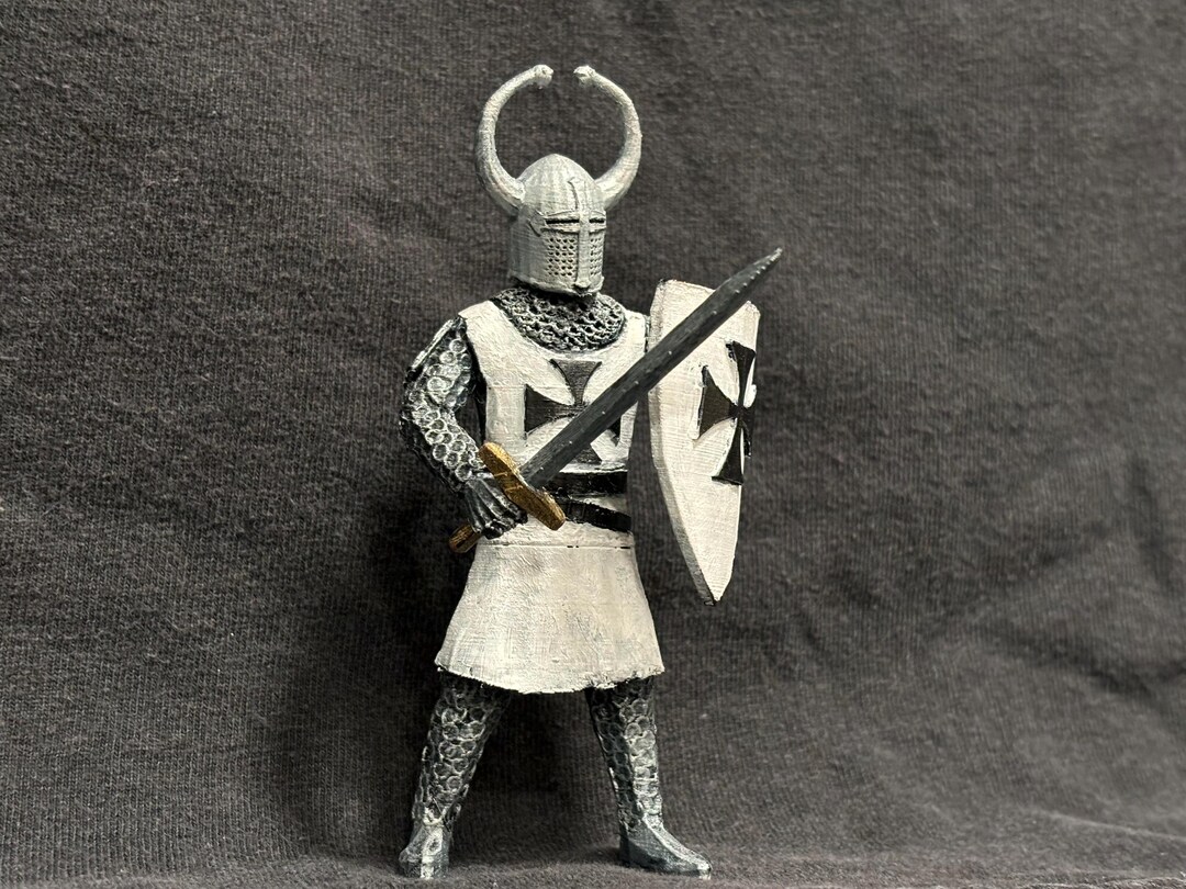 Teutonic Knight With Sword and Shield, 1/18 Scale (90mm) Miniature ...