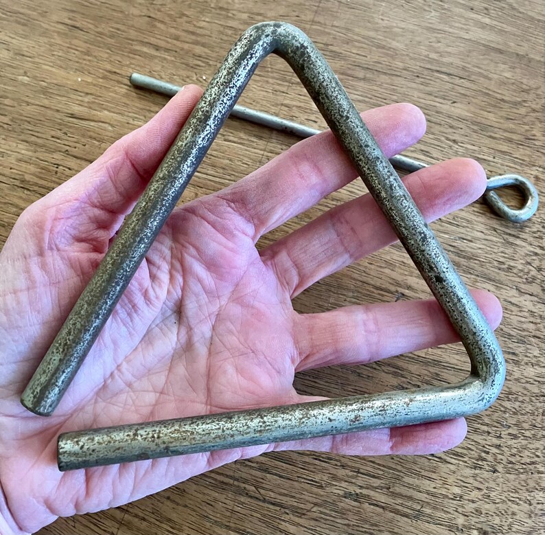 Triangle Chuckwagon Dinner Bell in Wrought Iron With Matching Ringer ...