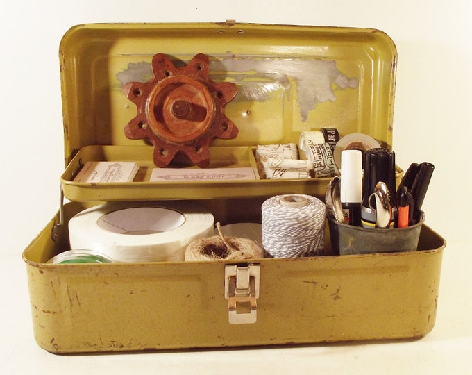 Vintage Metal Tackle Box - Etsy