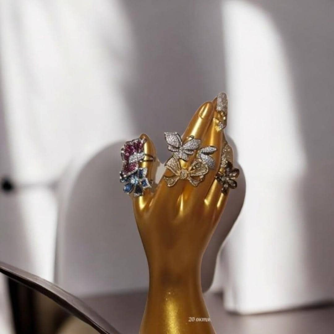 Alabaster Hand Ring Holder Statue Jewelry Display Stand for Rings ...