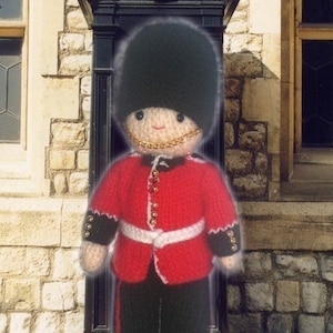 Gorgeous ROYAL Guard From Buckingham Palace Pdf Email CROCHET PATTERN ...