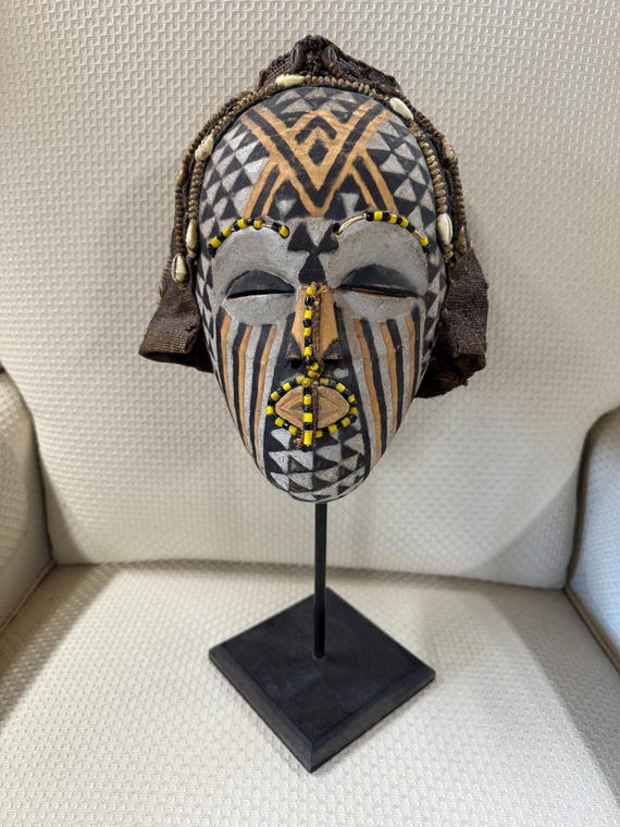 African Kuba Queen Natalia Mwash mask from Congo - Gem