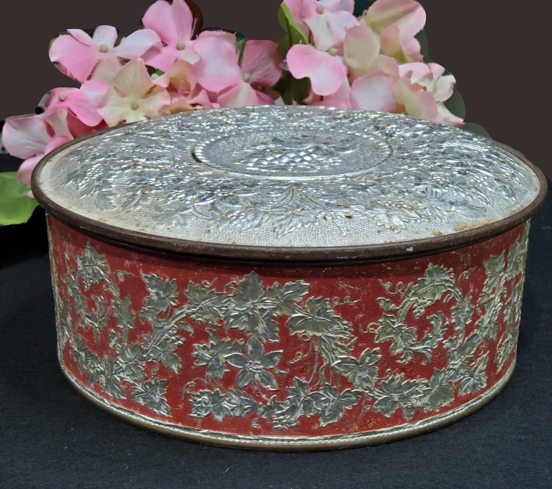 VINTAGE GUILDCRAFT, NY Metal Container/tin. Manor Baking Co. Red/silver ...