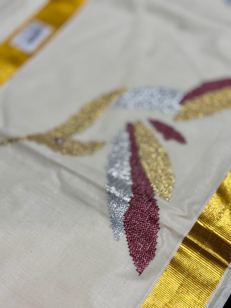 Kerala Kasavu Saree: Cream and Gold Hummingbird Bird Pattern Saree - Etsy