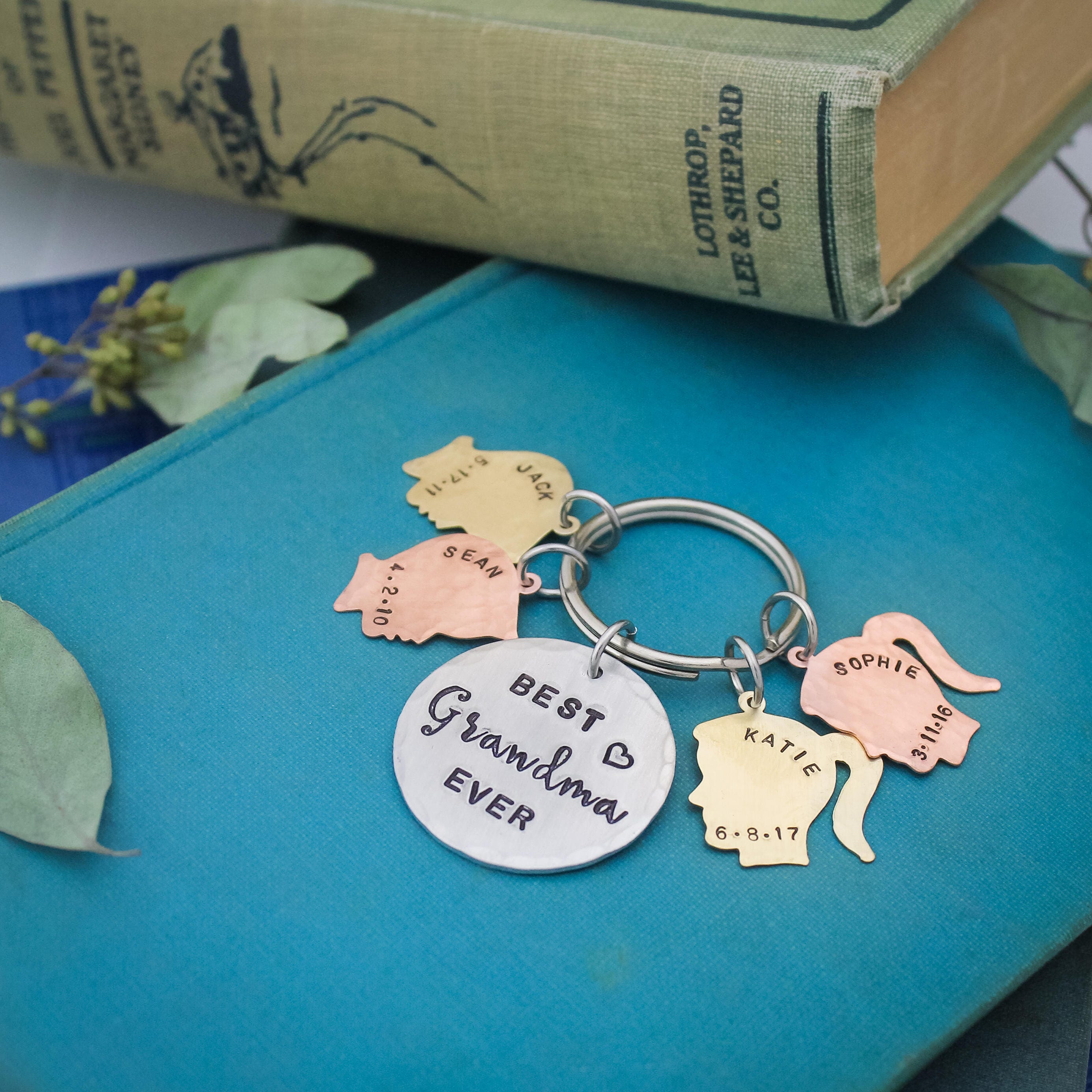 Personalized Silhouette KeyChain Key Chain for Grandmother | Etsy