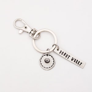 Donut Worry Keychain, Donut Keychain, Donut Lover Gift, Donut Key Chain ...