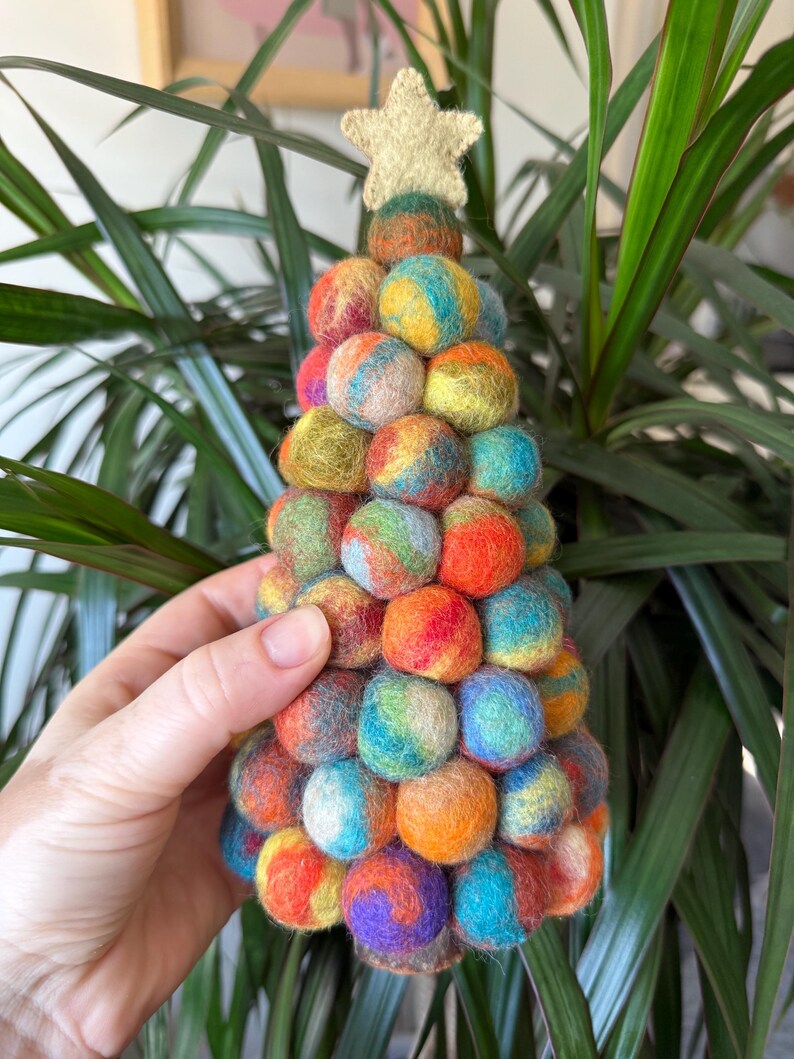 Colorful Felt Ball Christmas Tree – 2,5cm Wool Felt Balls in Rainbow ...
