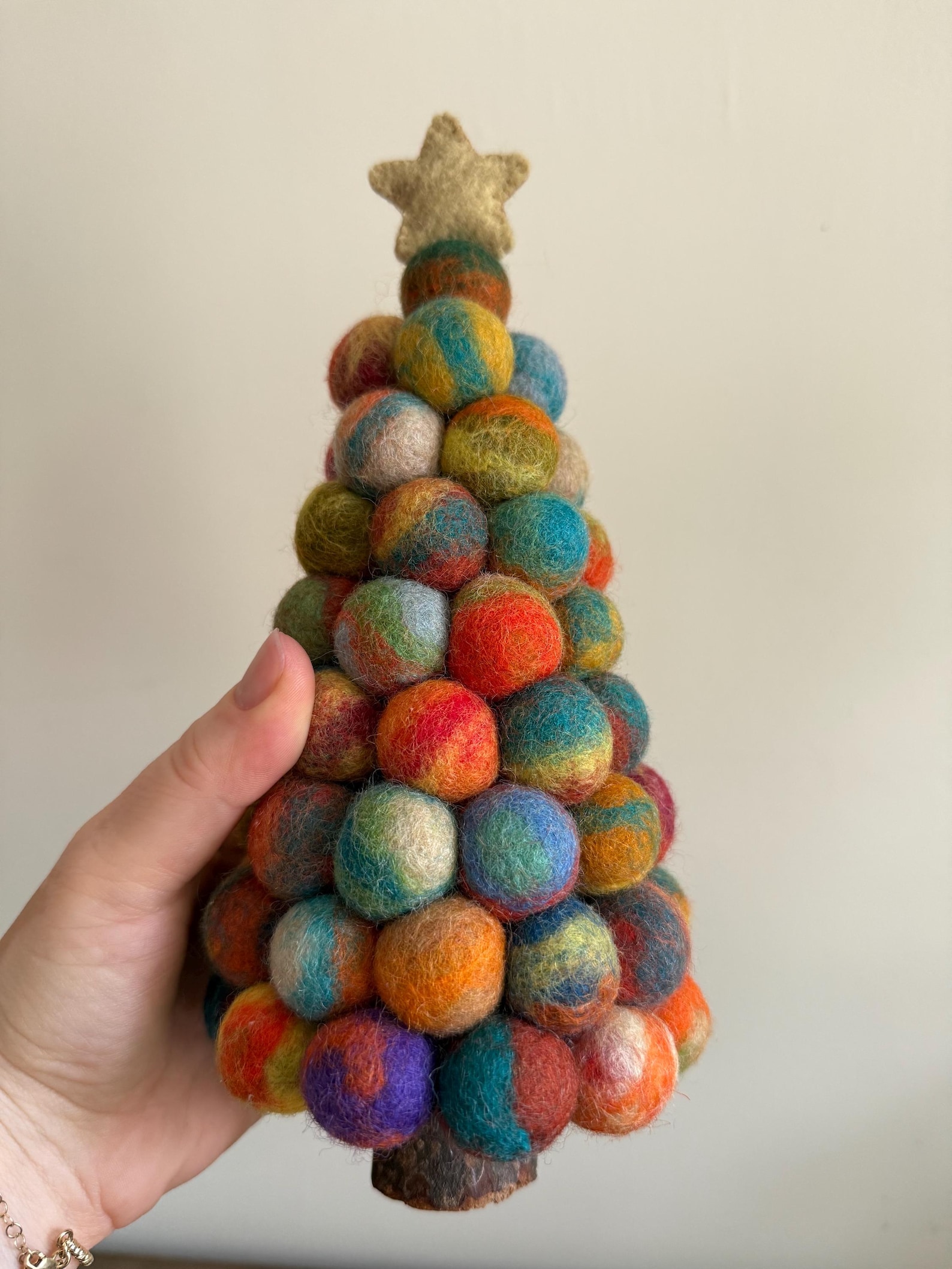 Colorful Felt Ball Christmas Tree – 2,5cm Wool Felt Balls in Rainbow ...