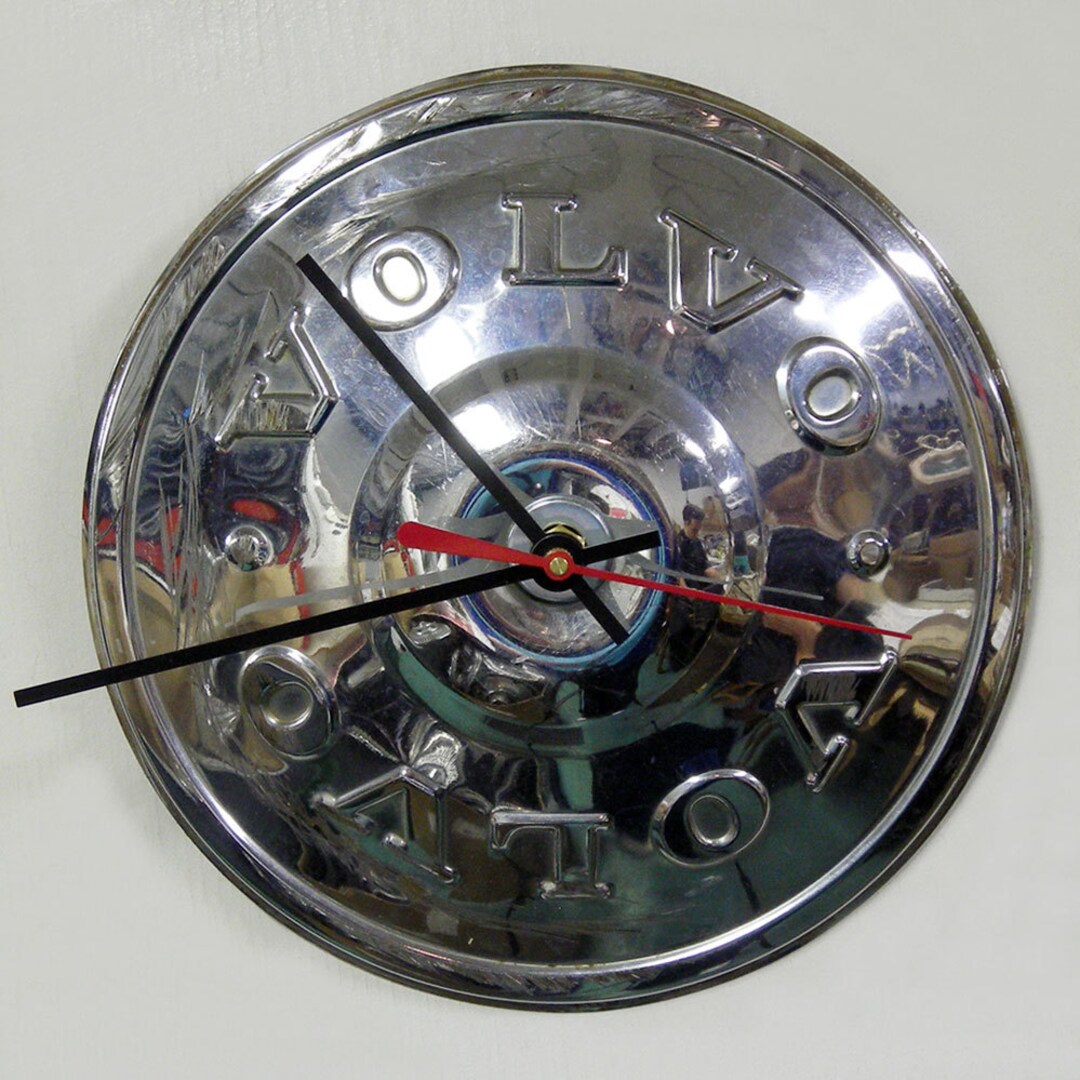 1970's Volvo Hubcap Wall Clock Retro Car Part Decor 140 / 160 / P1800 ...