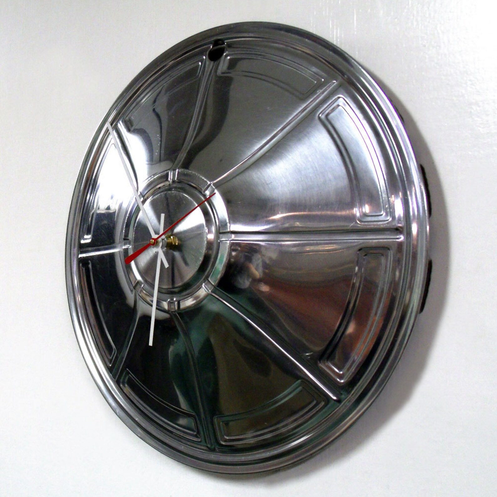 1972 1976 Plymouth Valiant Wall Clock Mopar Hubcap 1973 - Etsy